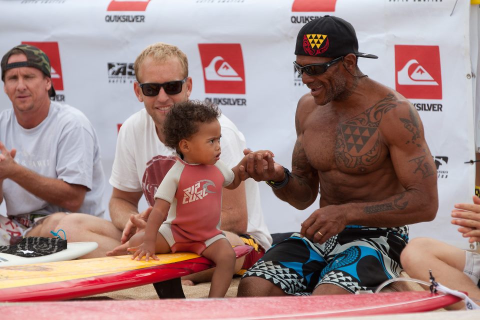 FOTOS – Cerimónia de Abertura do Quiksilver em Memória de Eddie Aikau ...